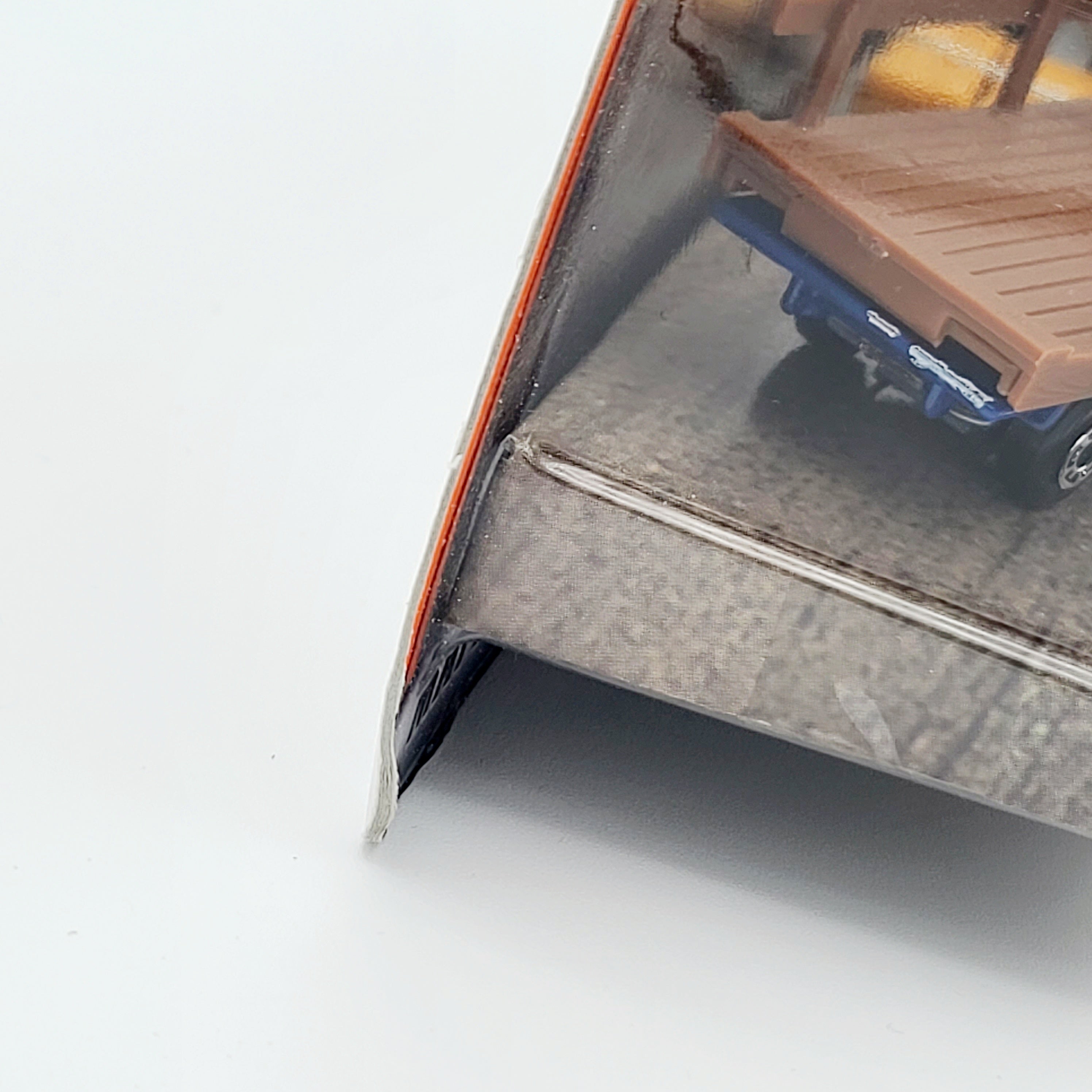 Matchbox Farming Set - Volvo Container Truck / Tractor (1998 Adventure