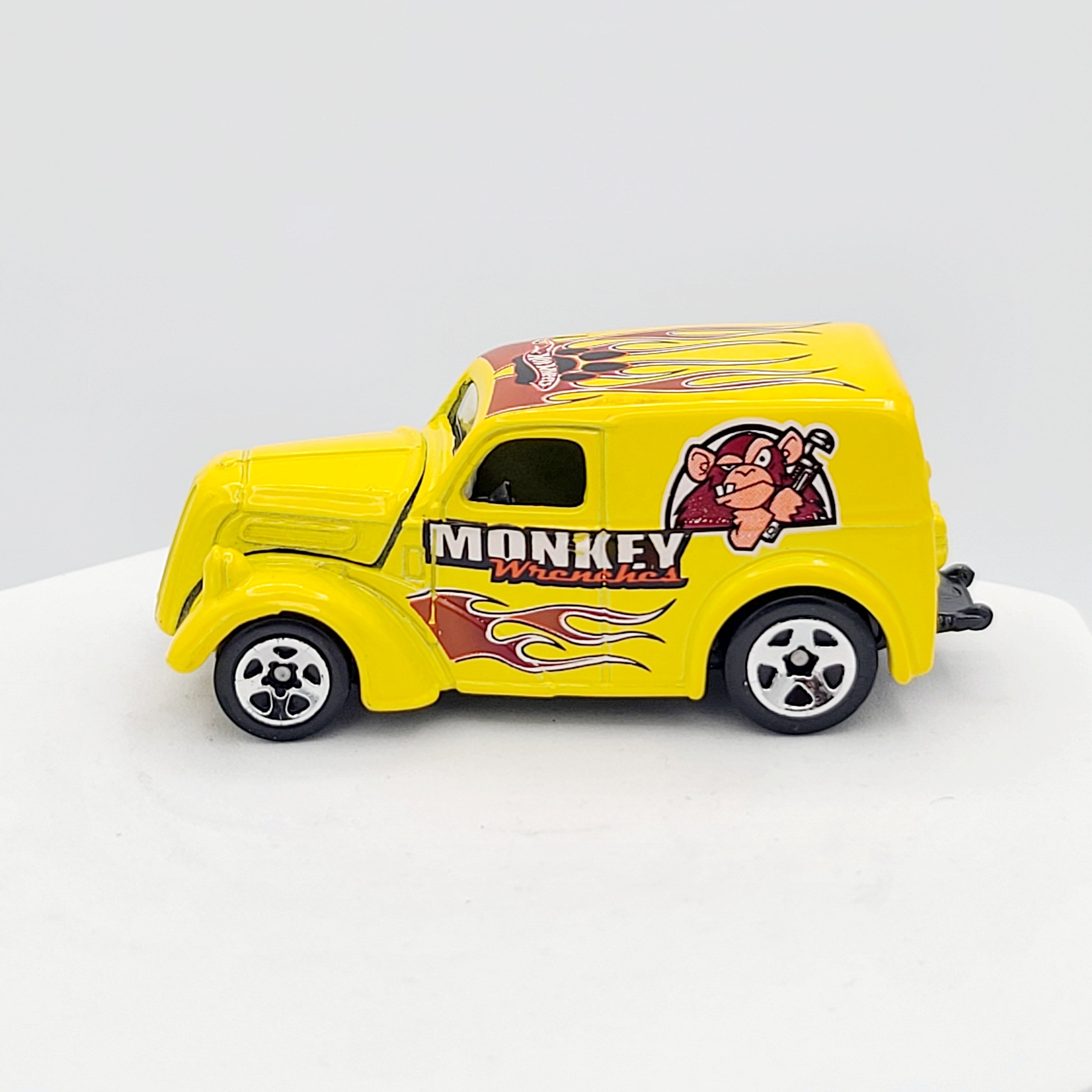 Hot Wheels Ford Anglia Panel "Monkey" - Opening Hood (2005 HW Basic