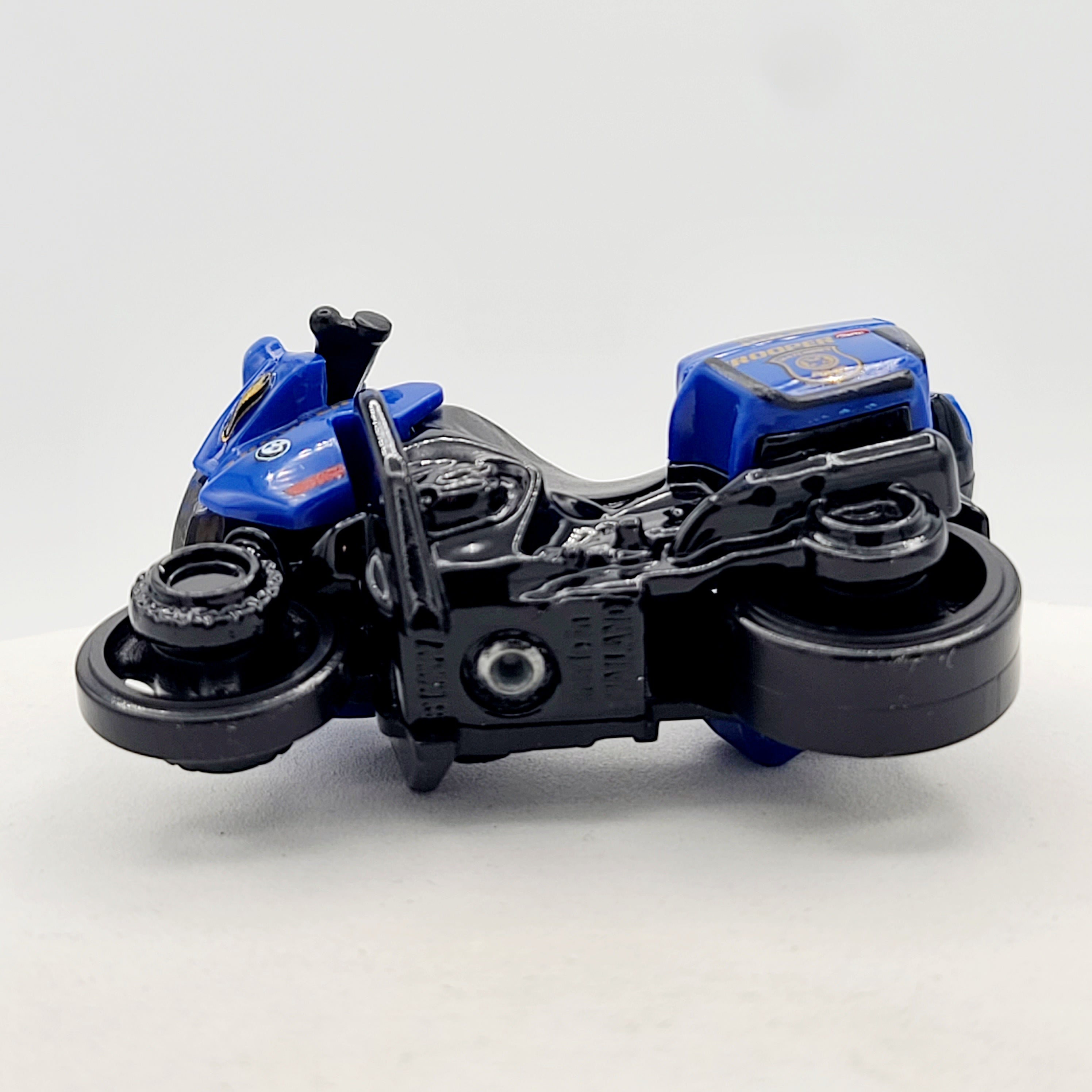 Matchbox BMW R1200 RT-P Motorcycle "State Police Trooper" (2016 MBX Ba