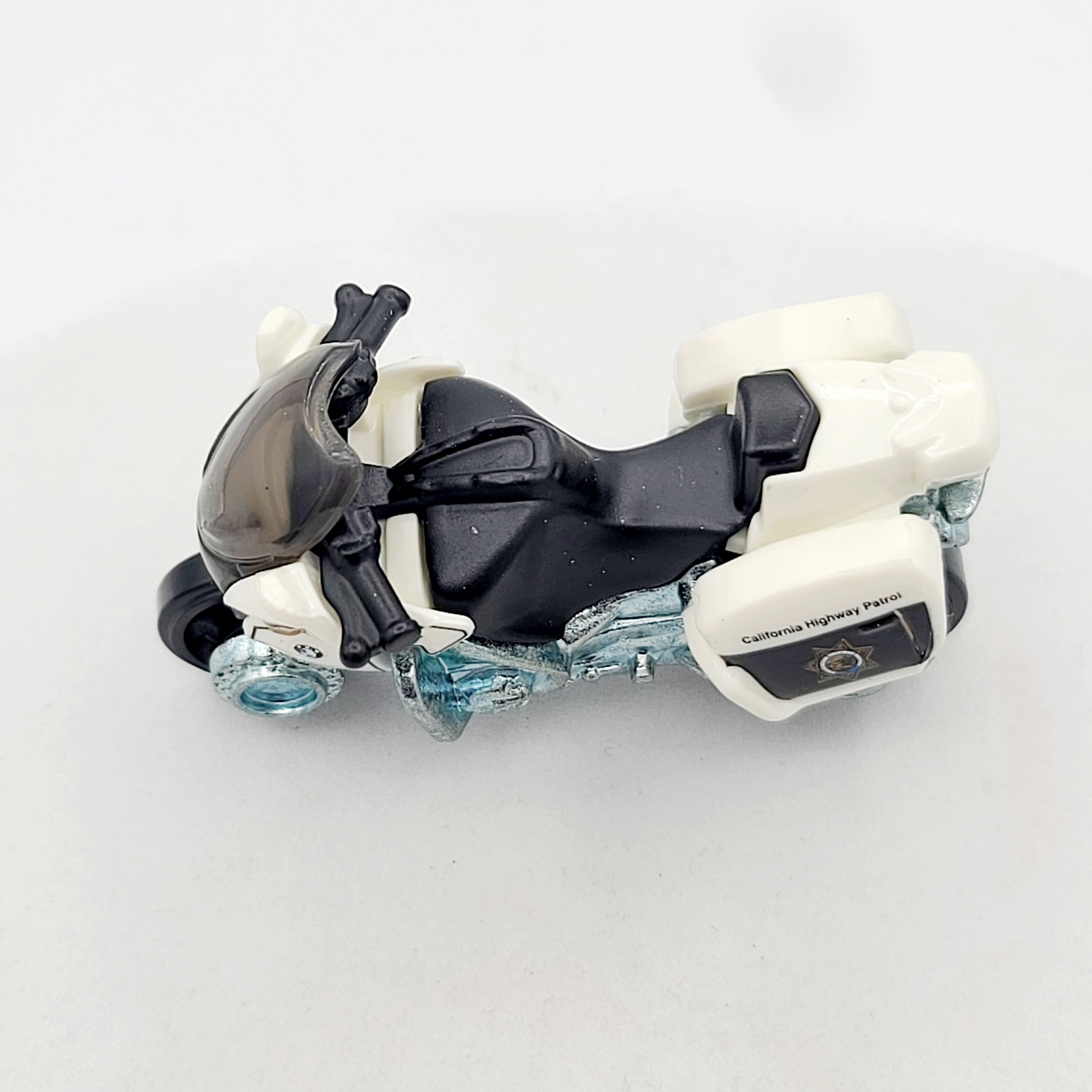 Matchbox BMW R1200 RT-P Motorcycle "California Highway Patrol" (2015 M