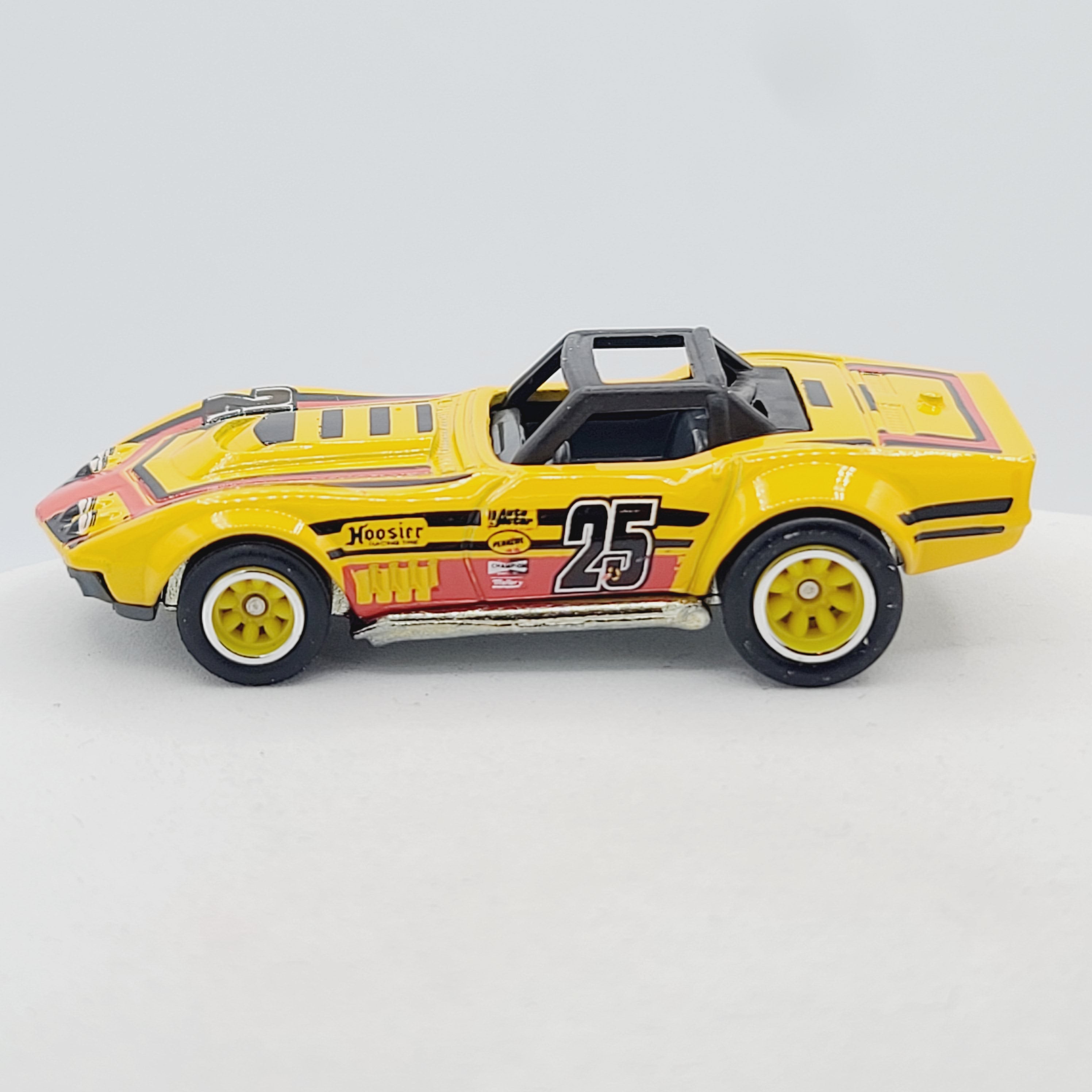 Hot Wheels '69 Chevy Corvette Racer (2016 Car Culture - Redliners)