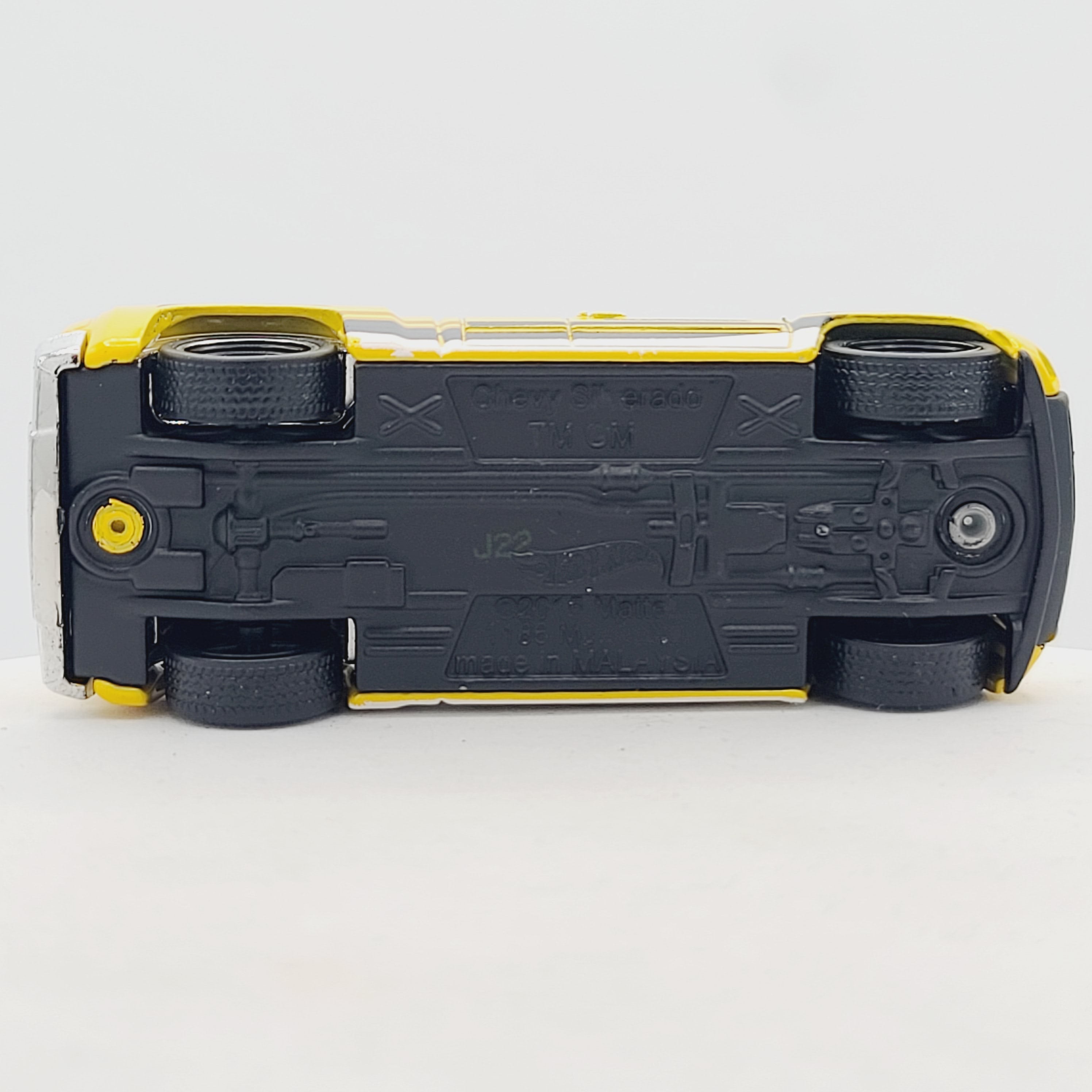 Hot Wheels Chevy Silverado Pickup (2016 Car Culture - Trucks)